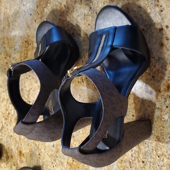 MICHAEL Michael Kors | Shoes | Michael Michael Kors Berkley Mk Logo ...